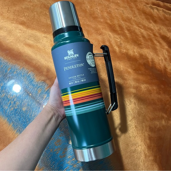 Pendleton | Dining | New Pendleton Stanley Classic Insulated Bottle ...